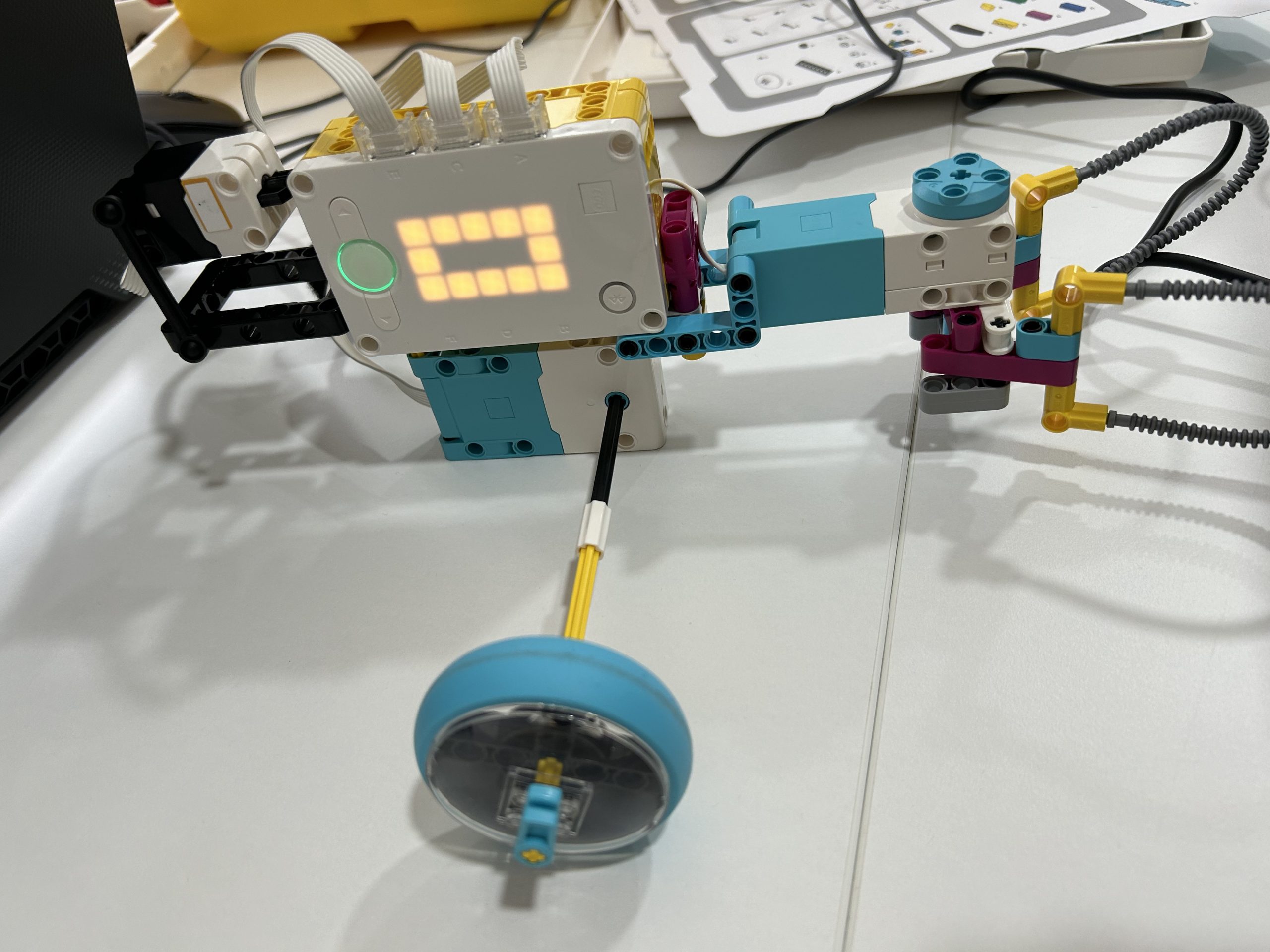 Ejemplos de clase de robótica con Lego - Robodemia